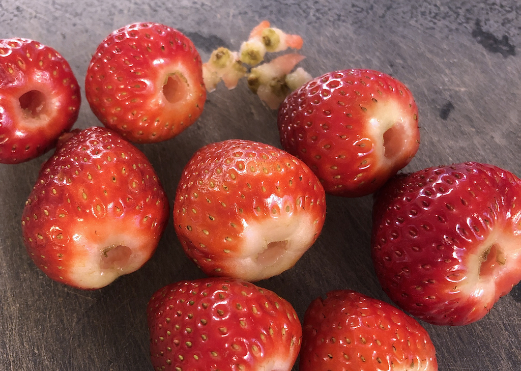 Prepping strawberries easier - miss mellie cooks